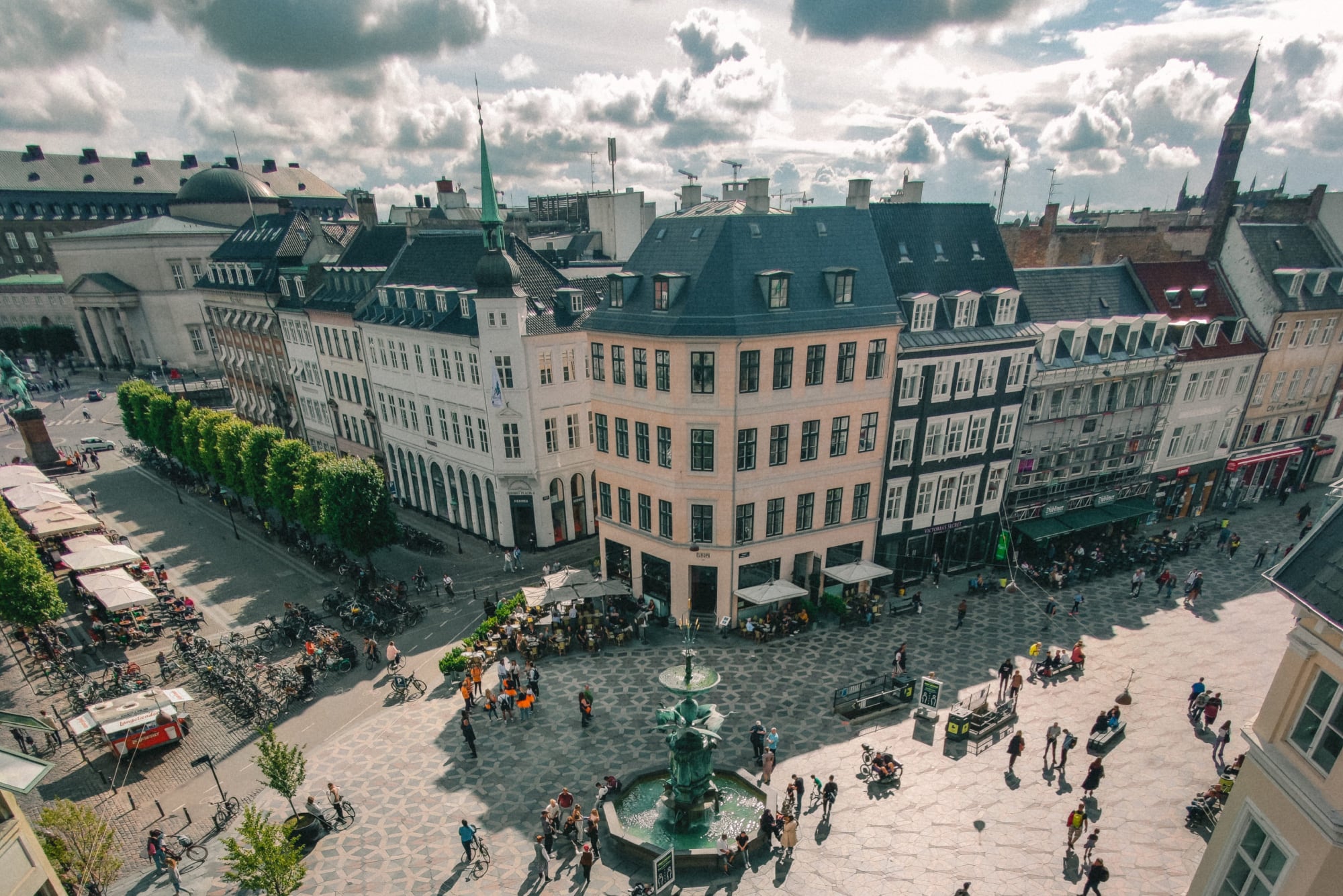 A Guide For Cities: Preventing Hate, Extremism & Polarisation - Strong Cities Network